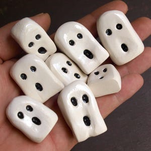 Handmade Mini Ceramic Ghost Figurine: Halloween Decor - Etsy