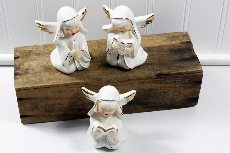 Three 1950s Kneeling Christmas Angels in White and Gold Napco - Etsy