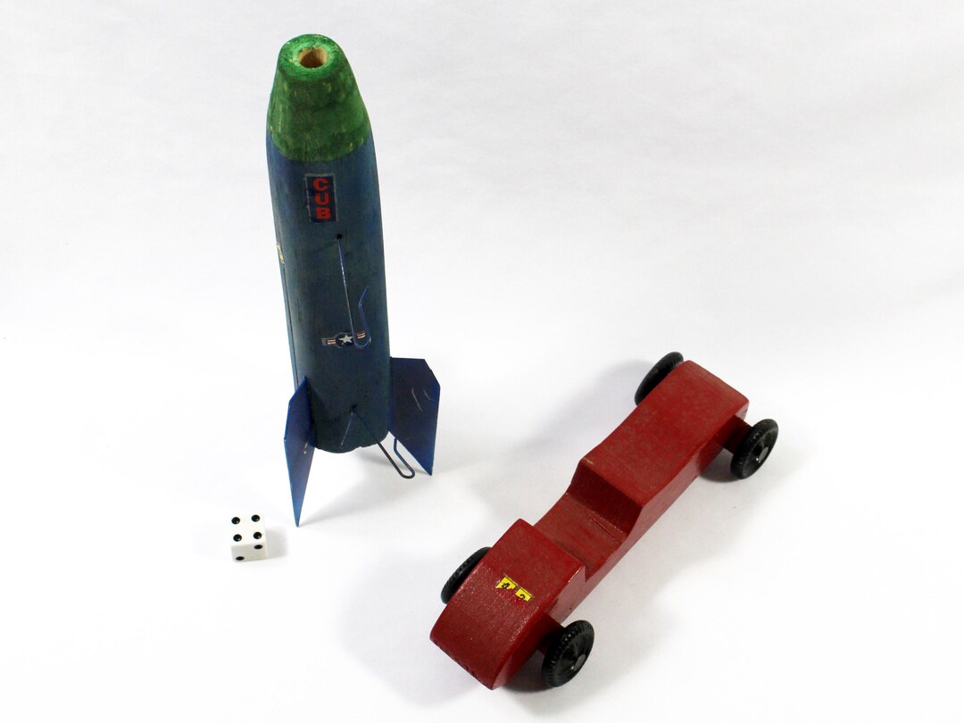 Vintage IMPERFECT Handmade Cub Scout Pinewood Derby Blue Rocket and Red ...