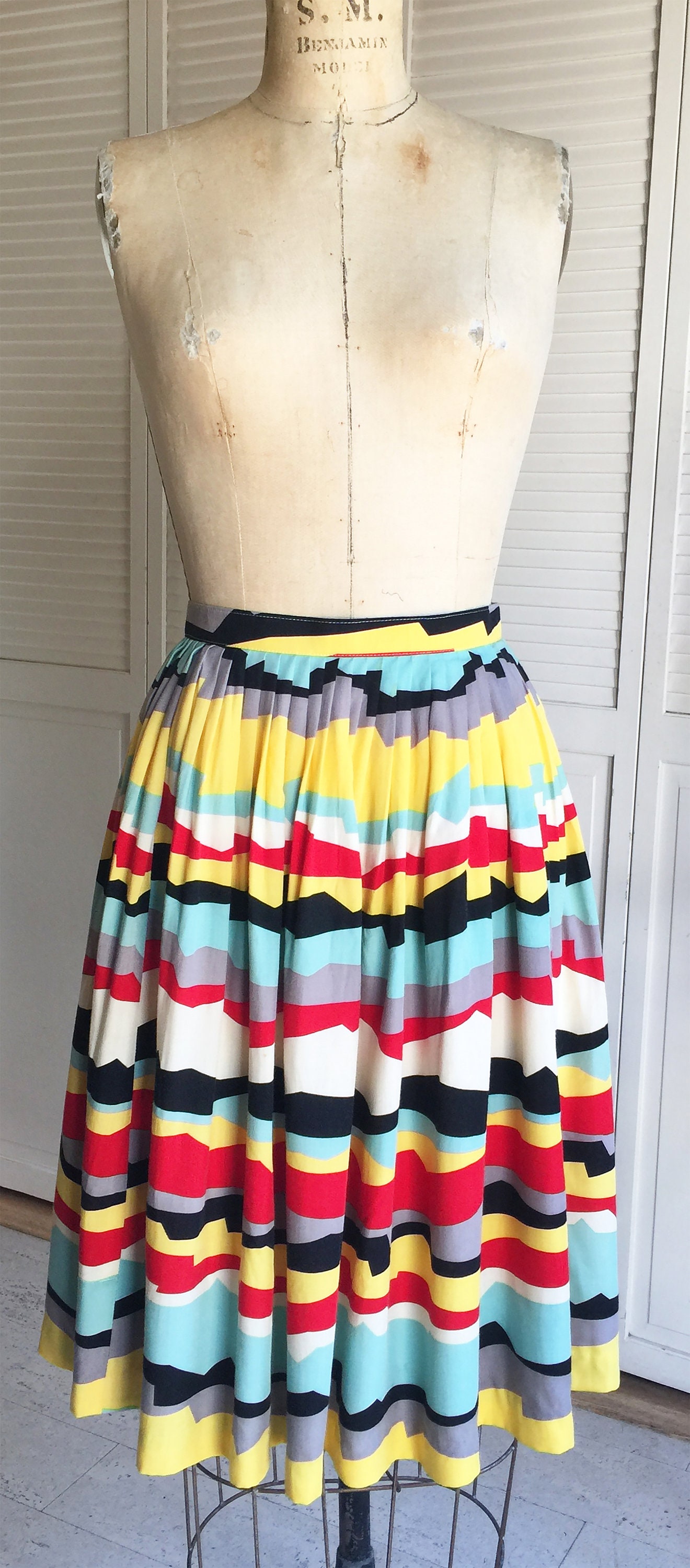 1980s Horizontal Jagged Stripe Full Skirt Bright Colors XS - Etsy