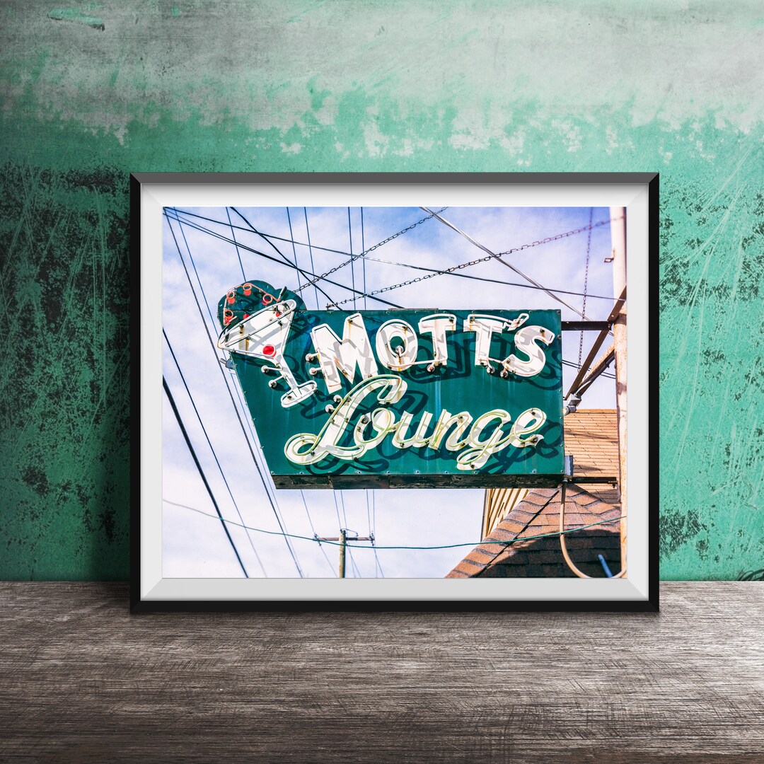 MOTT'S LOUNGE, BURLINGTON, Illinois Photography Print - Unframed Wall ...