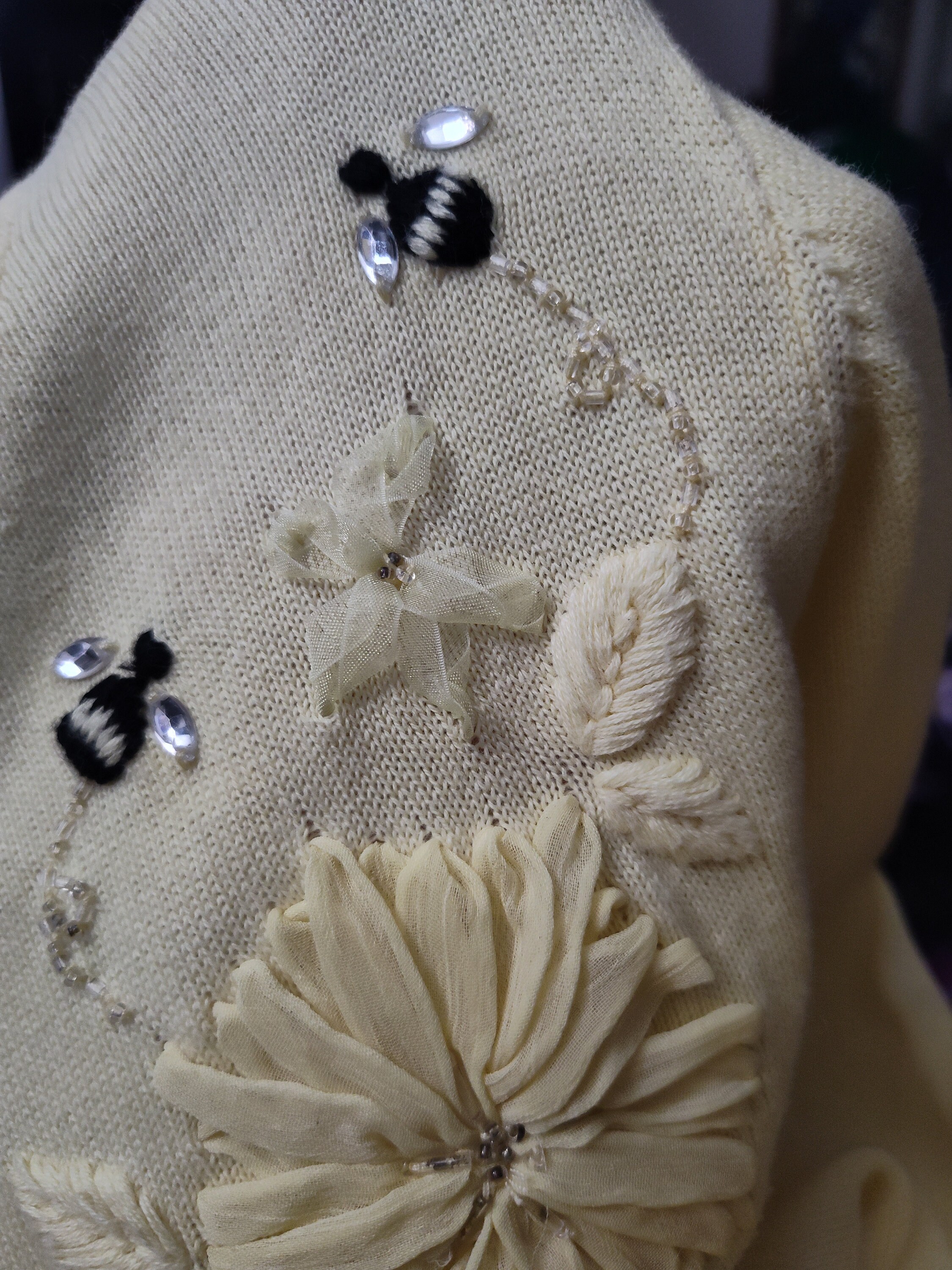 Vintage Style 1950s Yellow BUMBLE BEE Embroidery Sweater Women's Size ...