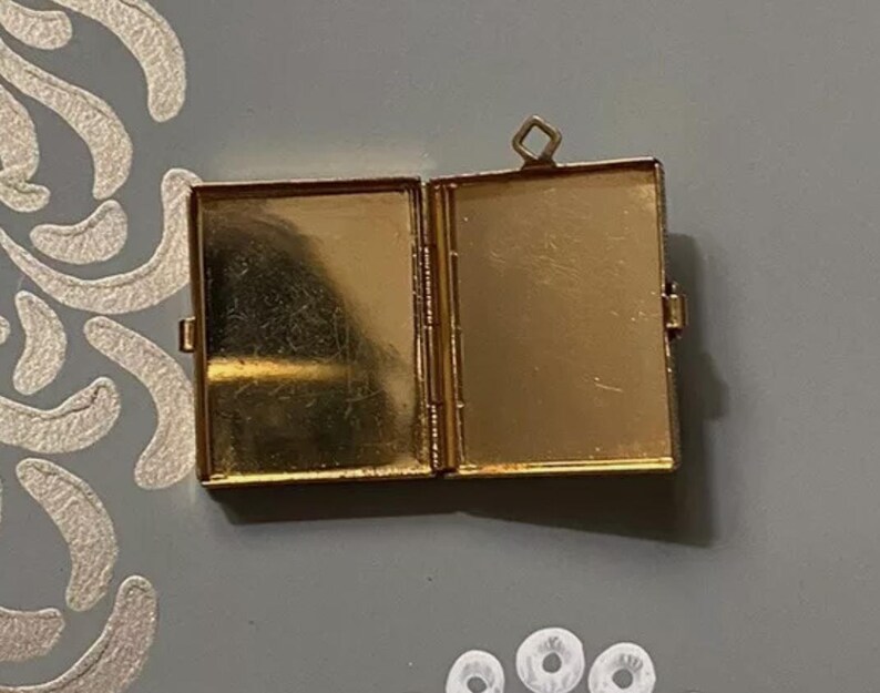 Religious Holy Jesus Bible Necklace Openable Prayer Book Pendant Red ...