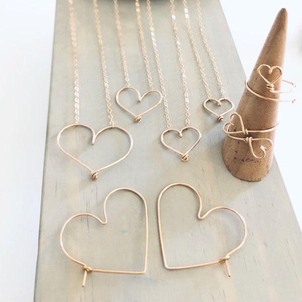 Delicate Gold Open Heart Necklace - Etsy