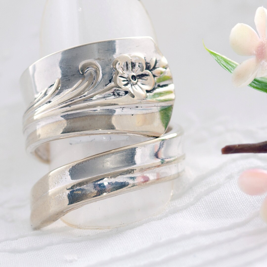 Vintage Spoon Ring - Meadow Flower Spoon Ring - 1940 H T Mfg Spoon Ring ...