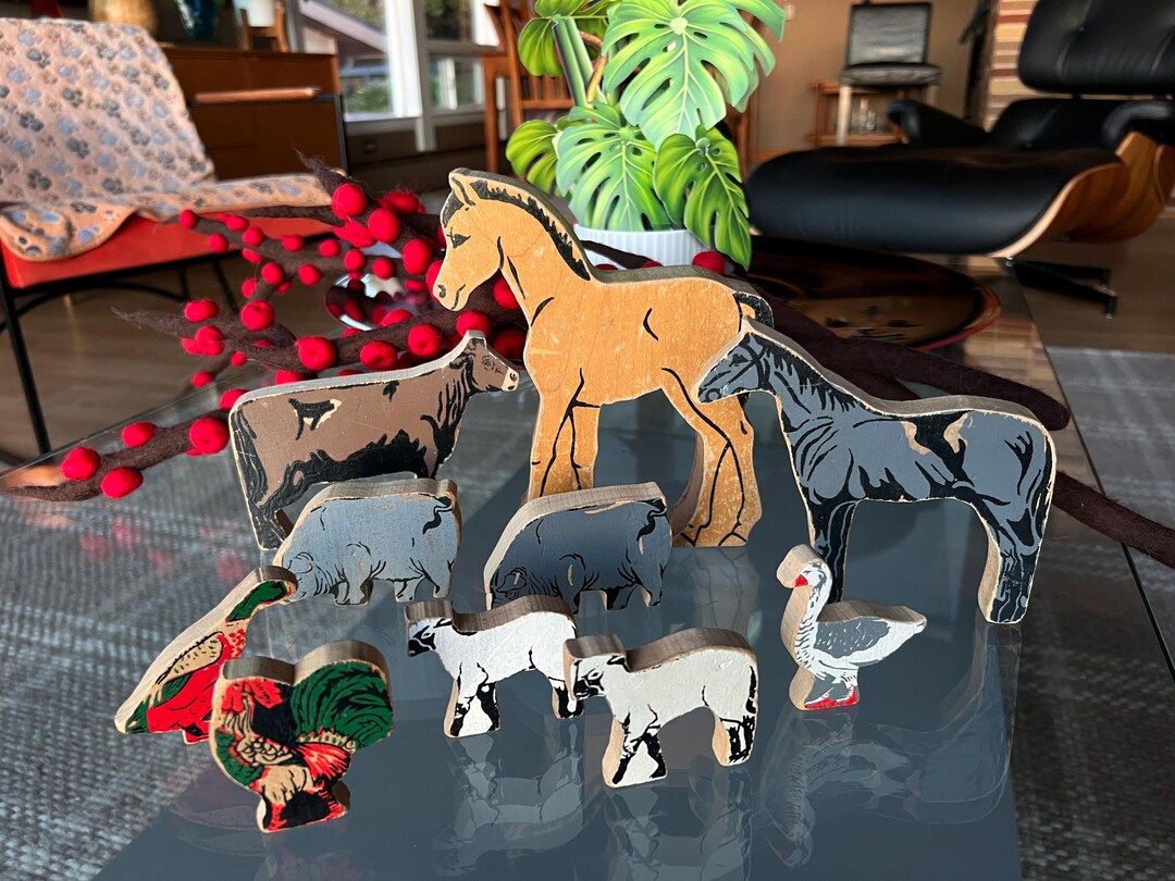Ten Vintage Wood Farm Animals 1960s? Pony, Duck, Horse, Bull, Pigs ...