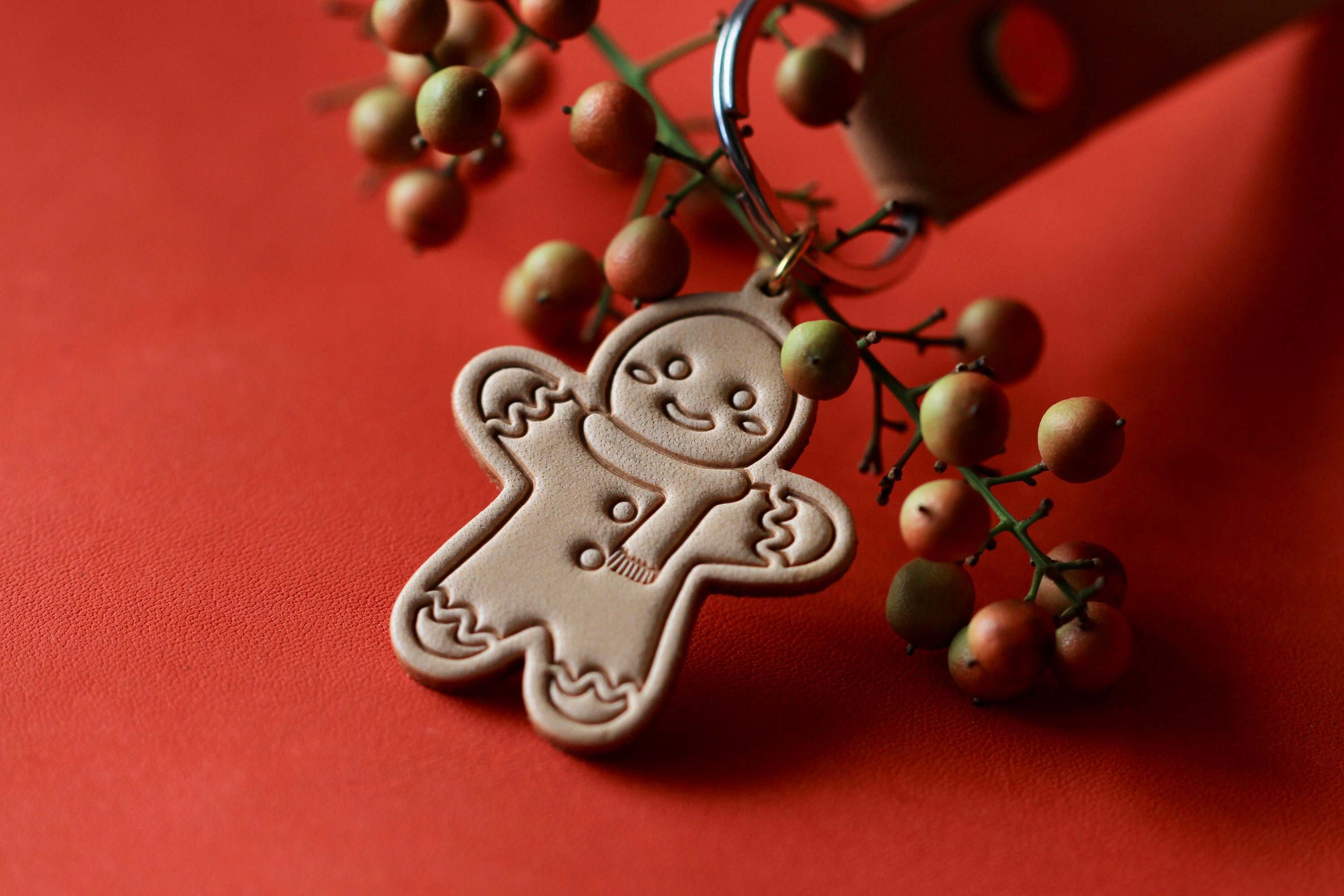 Handmade Leather Gingerbread Man Key Chains Gingerbread Man Keyring ...