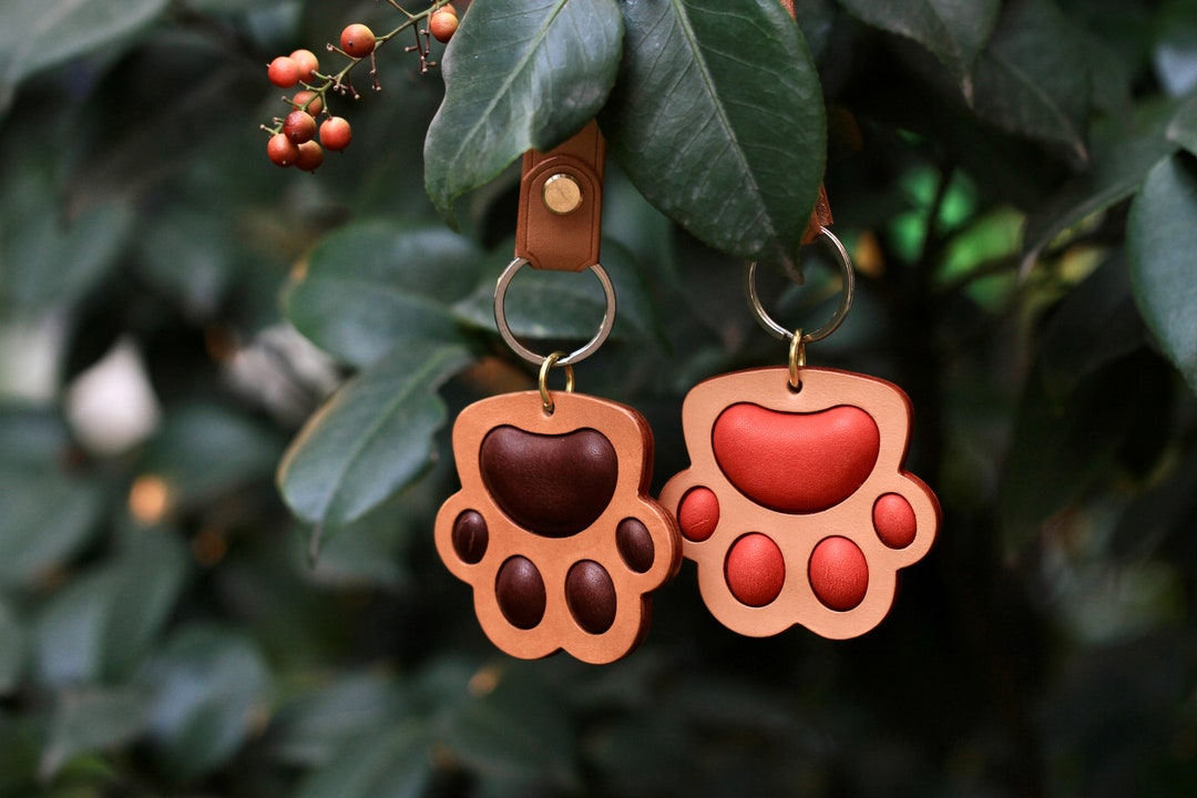 100% Handmade Leather Dog Paw Key Chains Leather Puppy Paw Key Chain ...