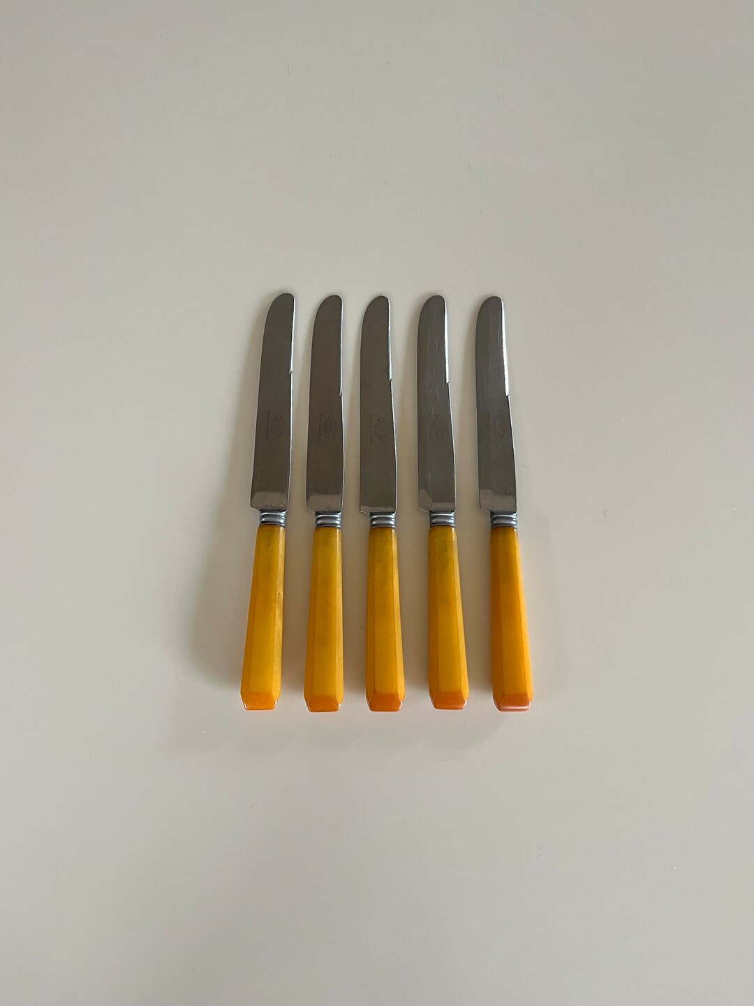 Five Vintage 40s ROYAL BRAND Bakelite Knives - Etsy