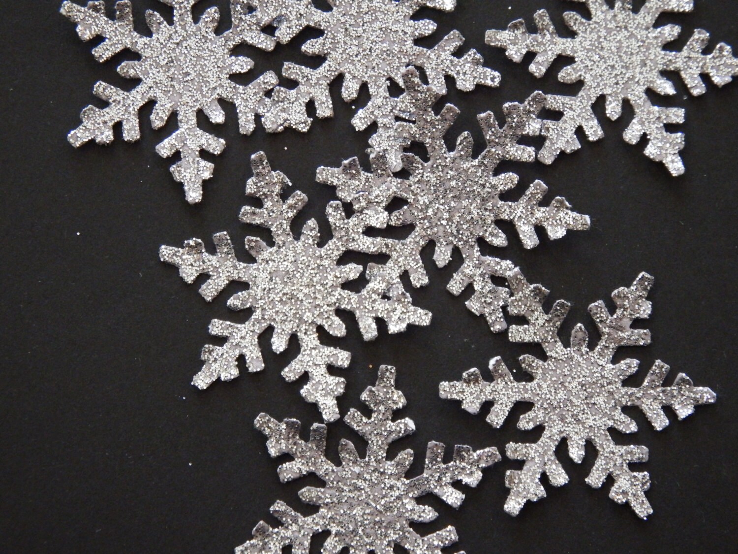 50 Silver Glitter Snowflakesconfettiembellishmentbaby - Etsy