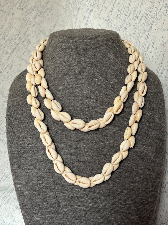 vintage hawaiian handmade cowrie - Gem