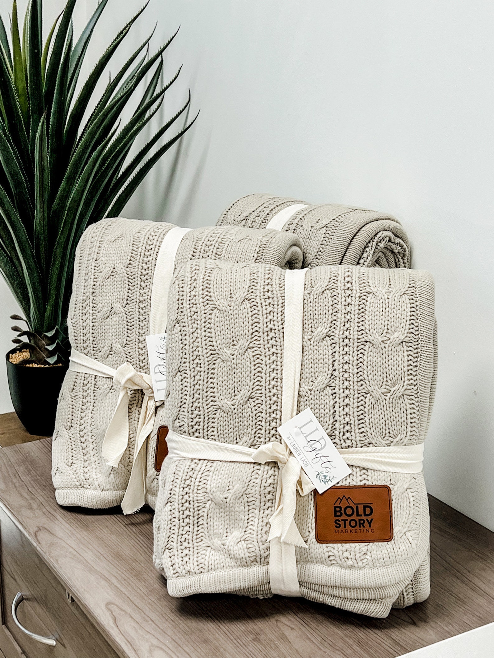 SET OF 50 Cable Knit Monogram Blanket Plush Monogrammed - Etsy