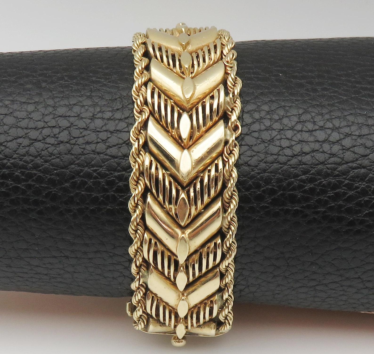 Heavy 14K Solid Yellow Gold Chevron-links Style Chain Bracelet. - Etsy