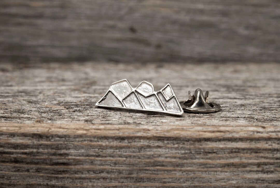 Three Sisters Mountain Pin - Etsy