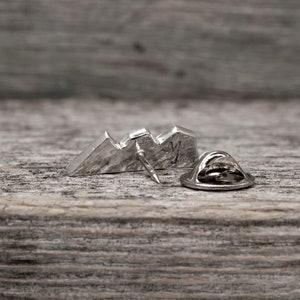Three Sisters Mountain Pin - Etsy