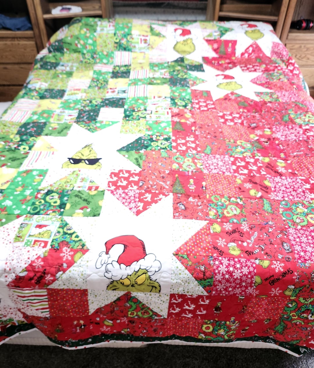 Grinch Fabric Quilt Kit+ FREE PATTERN Quilting Cotton Fabric, Holiday ...