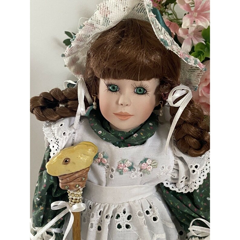 Paradise Galleries Porcelain erin the Legend of the Blarney Stone ...