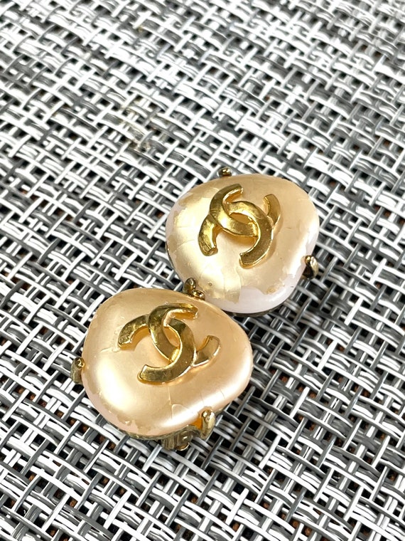 Vintage CHANEL oval heart shape, triangle shape faux … - Gem