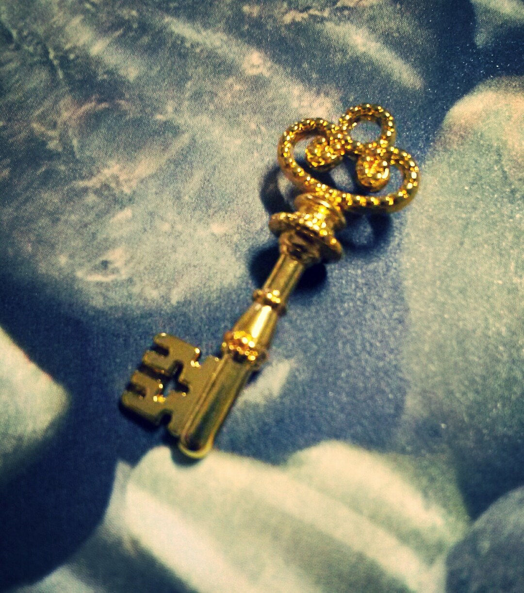 Gold Skeleton Keys Shiny Gold Keys Gold Key Charms Trinity Keys Gold ...