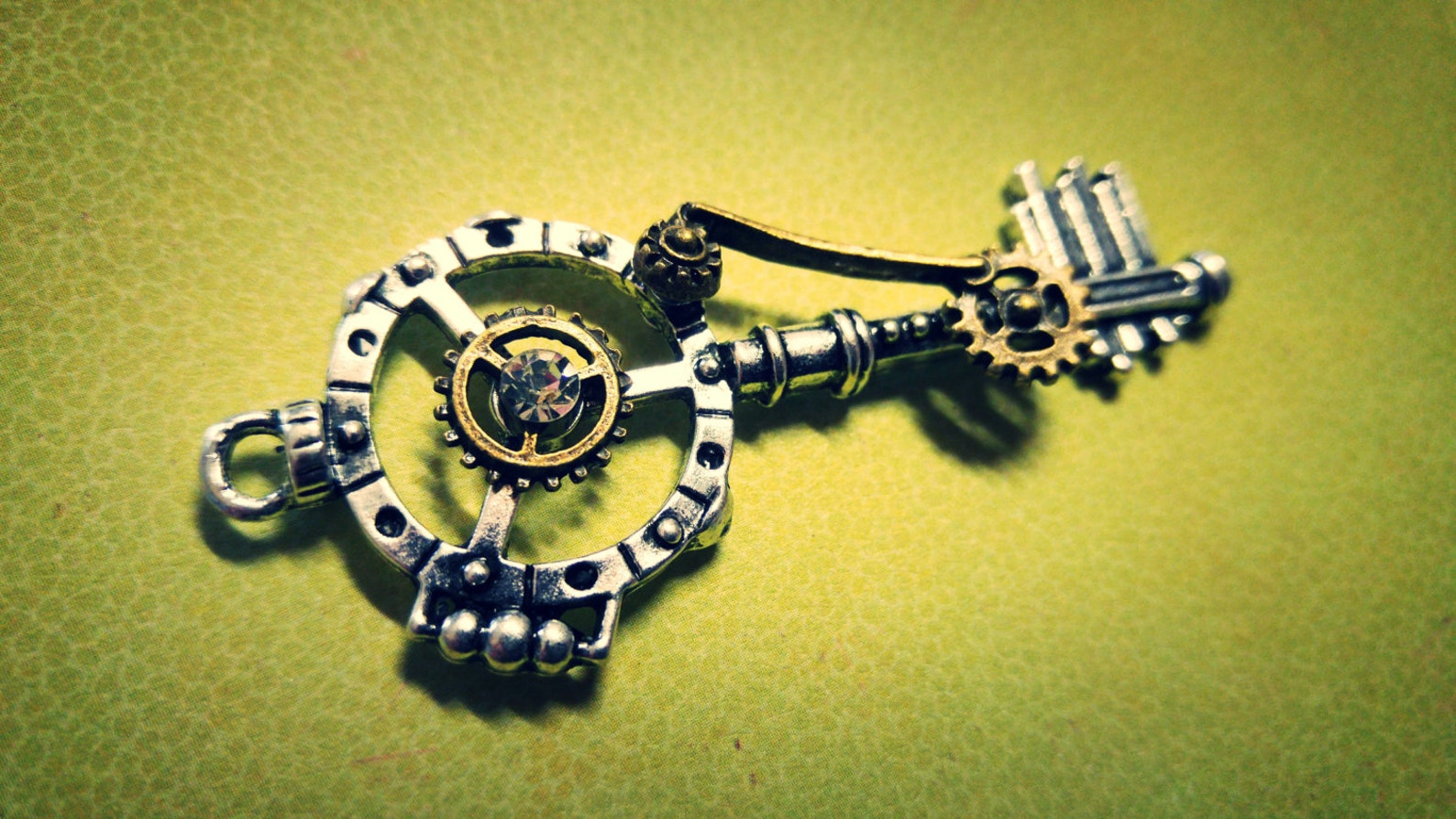 Steampunk Skeleton Key Pendant Gear Key Mixed Metal Antiqued Silver ...