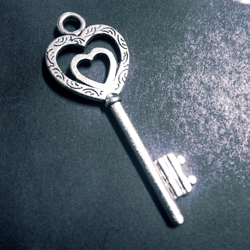 Heart Key Pendant - Etsy
