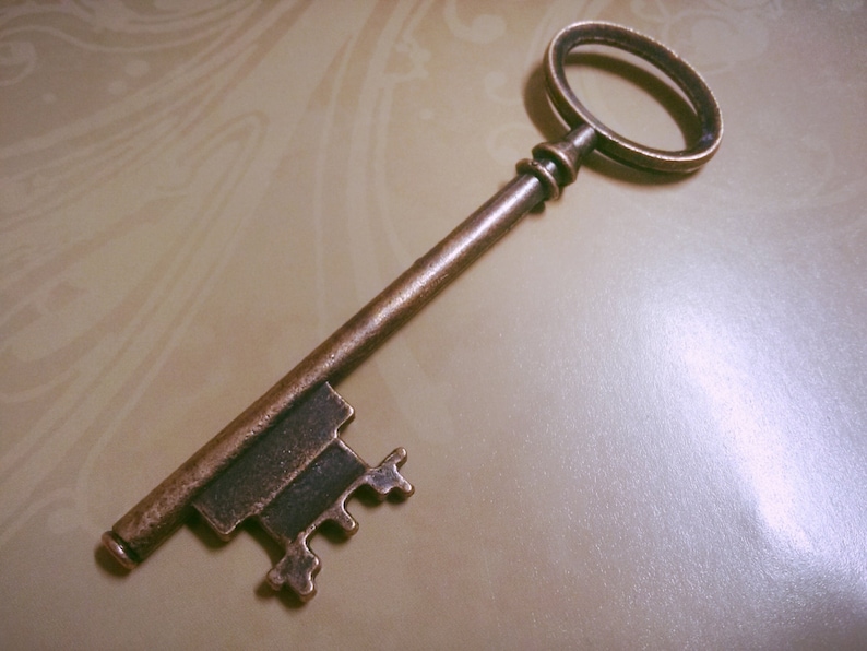 Big Skeleton Keys Key Pendants Antiqued Copper Keys Large Keys - Etsy