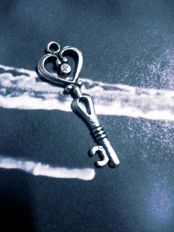 Skeleton Key Heart Designs