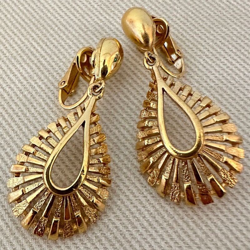 Trifari Clip Earring - Etsy