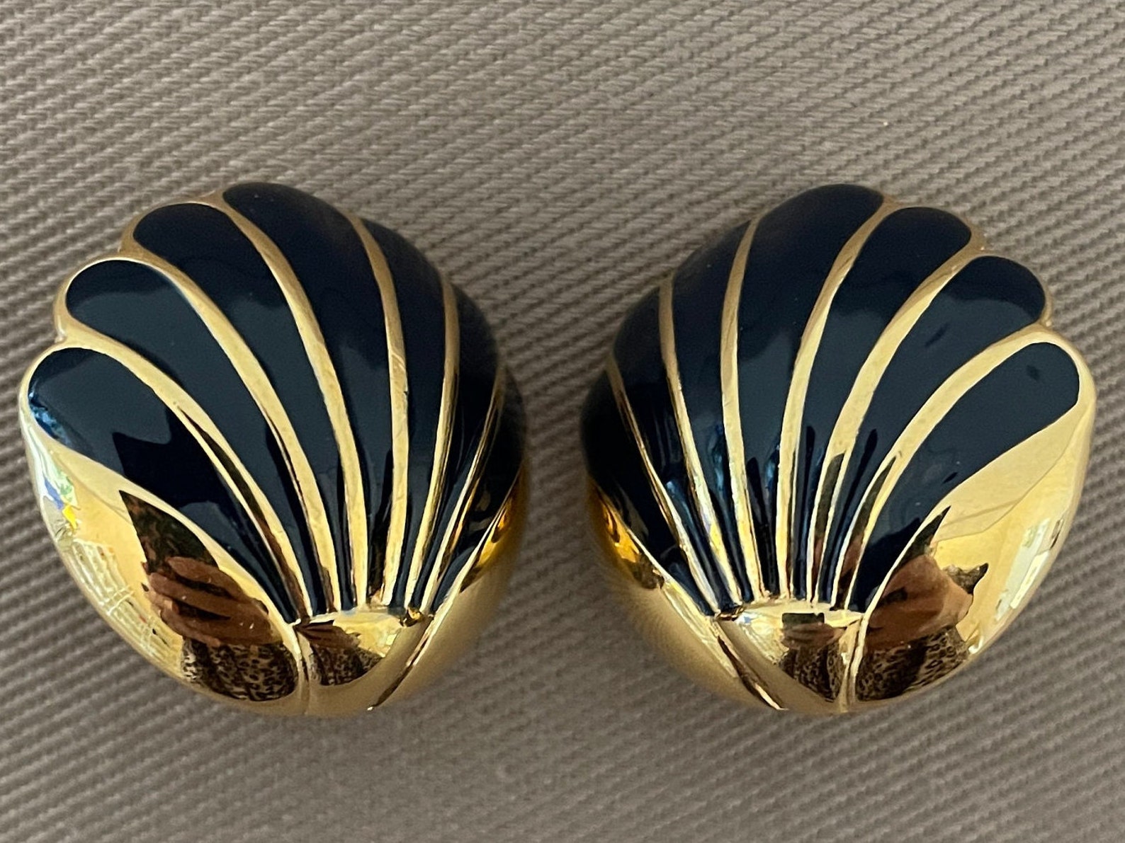 DECO MONET Shell Clip on Statement Earrings - Etsy