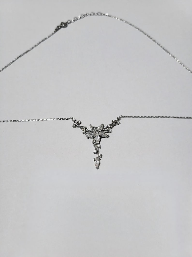 Botanical Flower Necklace, High-end Handcrafted Floral Pendant, Luxury ...