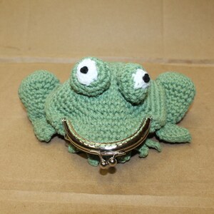 Handmade Crochet Frog Purse Shaped Coin Clasp Pouch Green Brown Toad ...