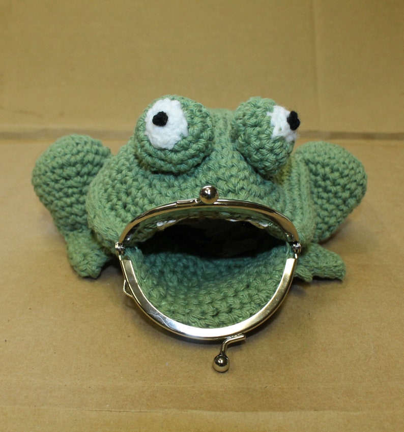Handmade Crochet Frog Purse Shaped Coin Clasp Pouch Green Brown Toad ...