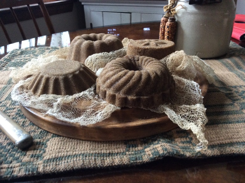 Pantry Sugar Plum Cakes Primitive Christmas Rustic Country Colonial ...