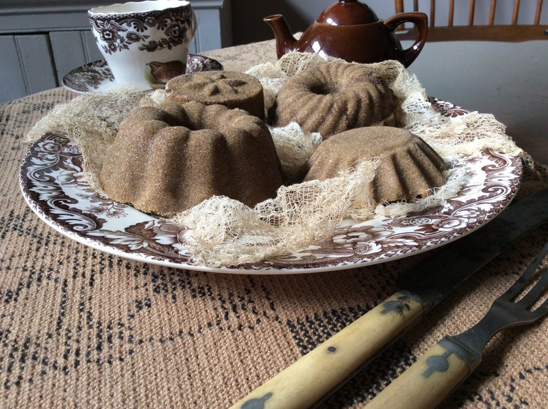 Pantry Sugar Plum Cakes Primitive Christmas Rustic Country Colonial ...