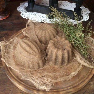 Primitive Early Pantry Tea Bread Sugar Cakes Colonial Decor Farmhouse ...