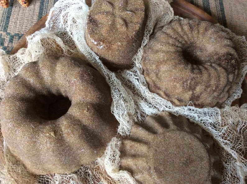 Pantry Sugar Plum Cakes Primitive Christmas Rustic Country Colonial ...