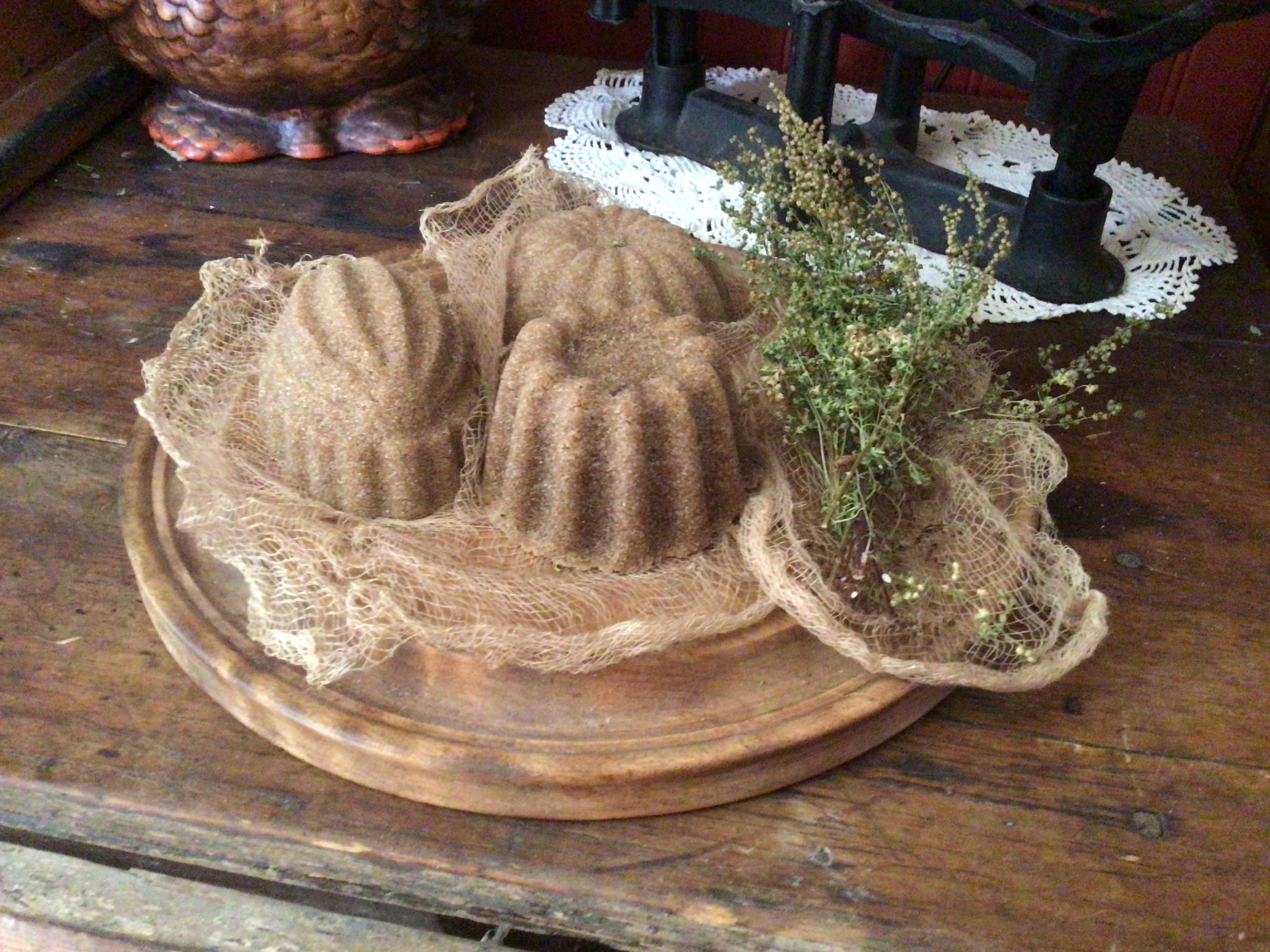 Primitive Early Pantry Tea Bread Sugar Cakes Colonial Decor Farmhouse ...