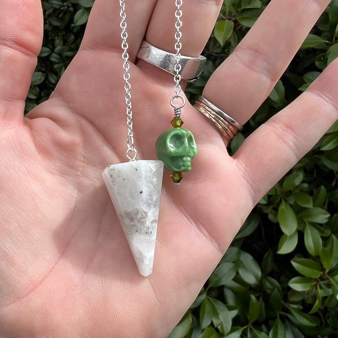 Moonstone Green Skull Dowsing Pendulum - Etsy
