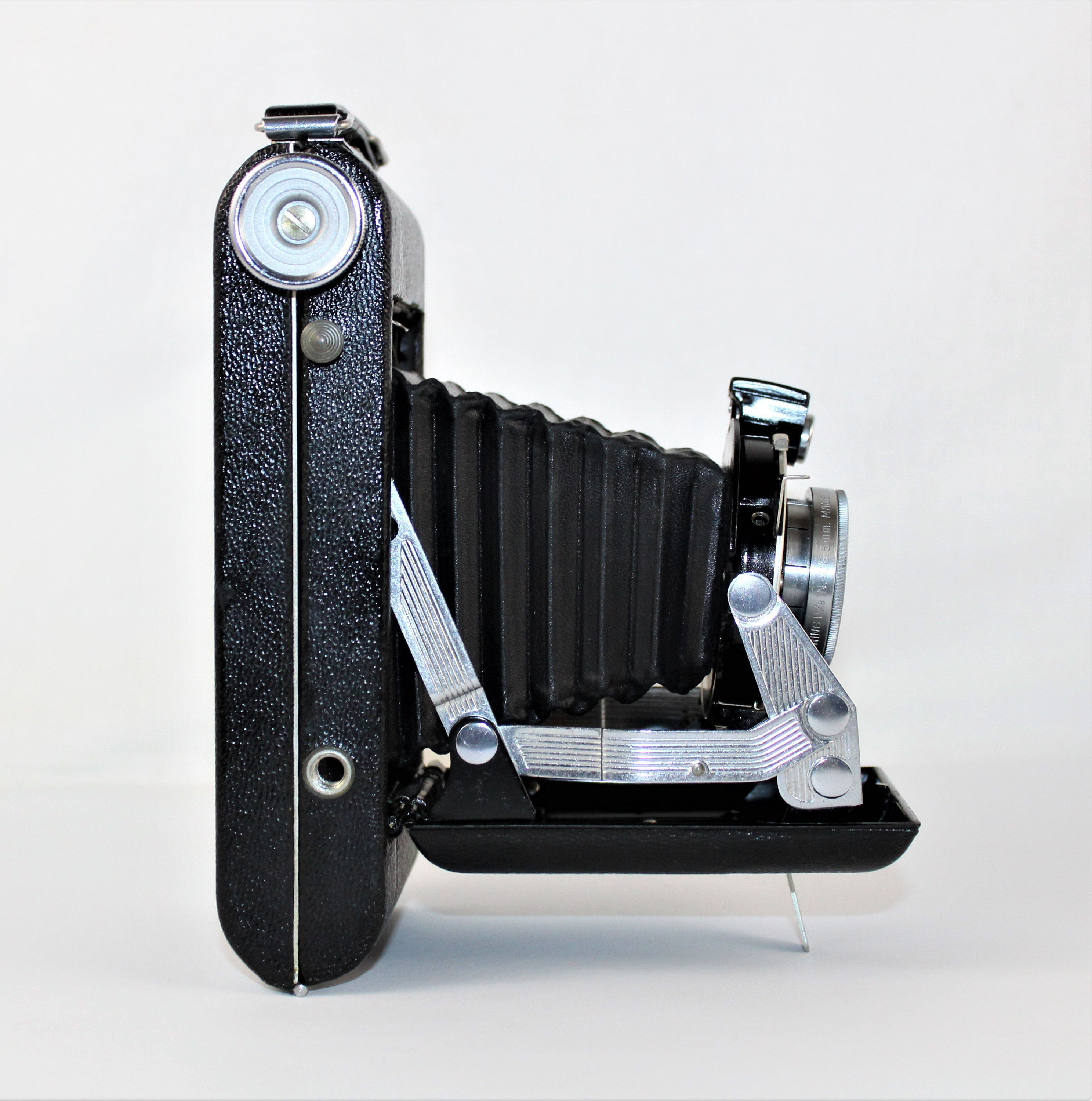 1940s Kodak Vigilant Junior Six-20 Camera in Box