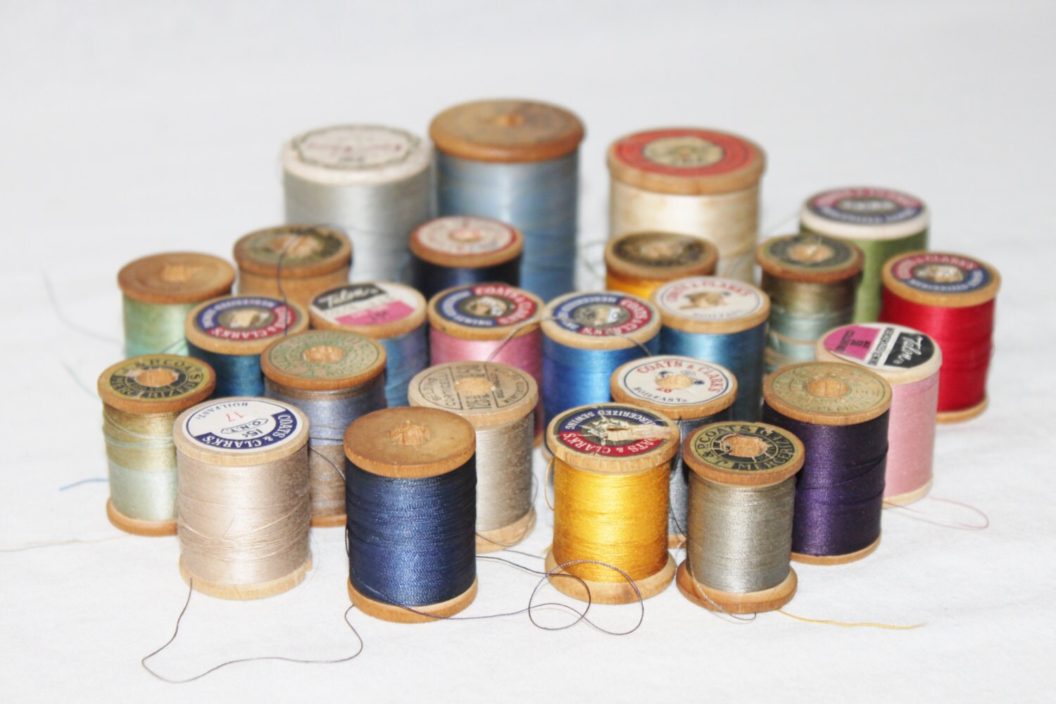 Vintage Lot of 25 Wooden Spools of Thread, Sewing Thread, Embroidery ...