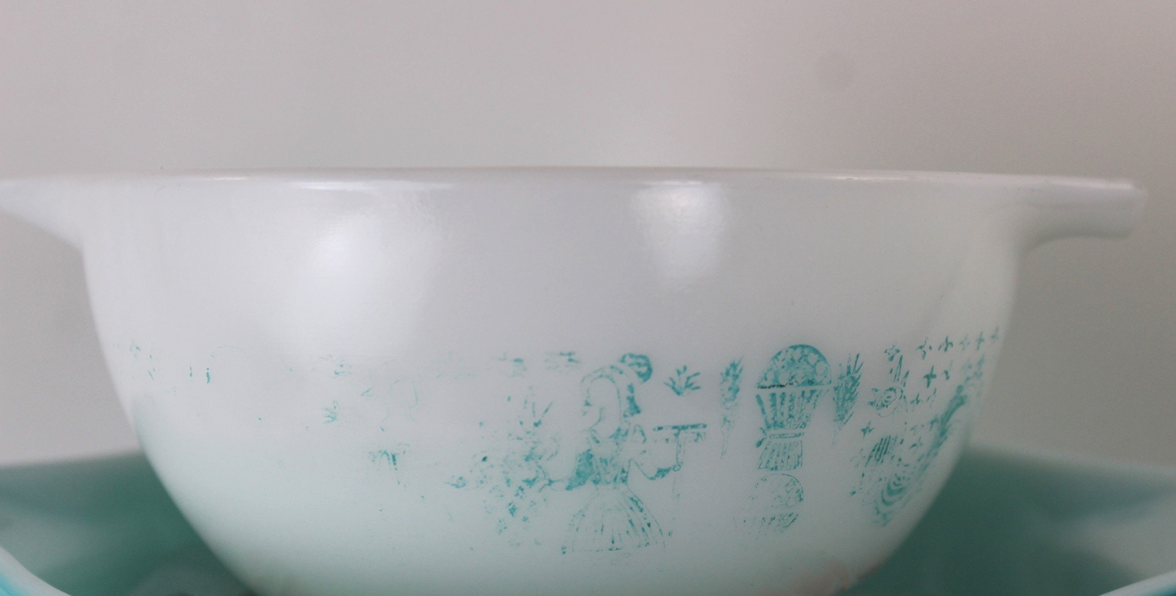 Complete Set Pyrex Cinderella Amish Butterprint Mixing Bowls