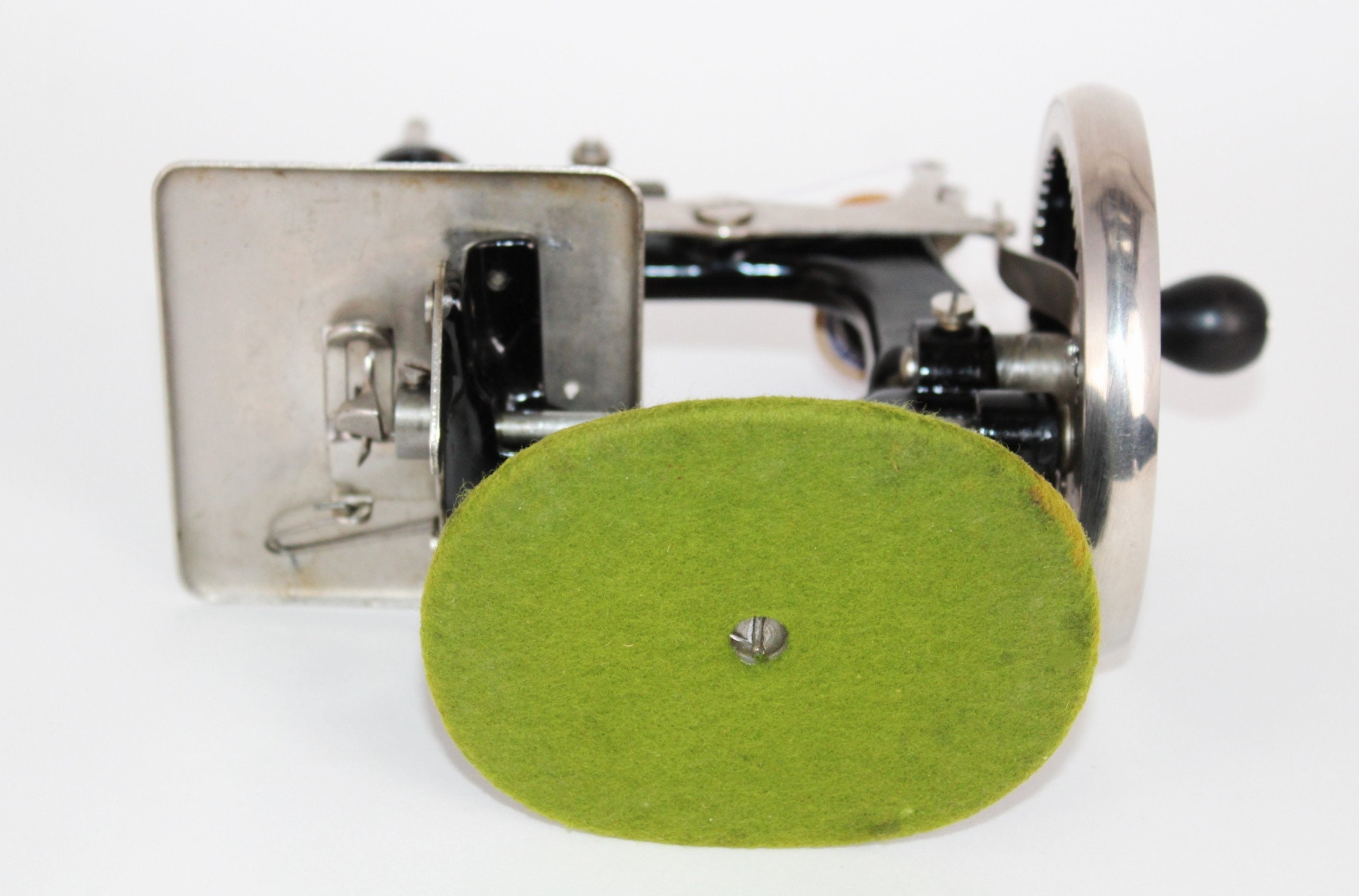 1920s Singer Model 20 Toy Sewing Machine