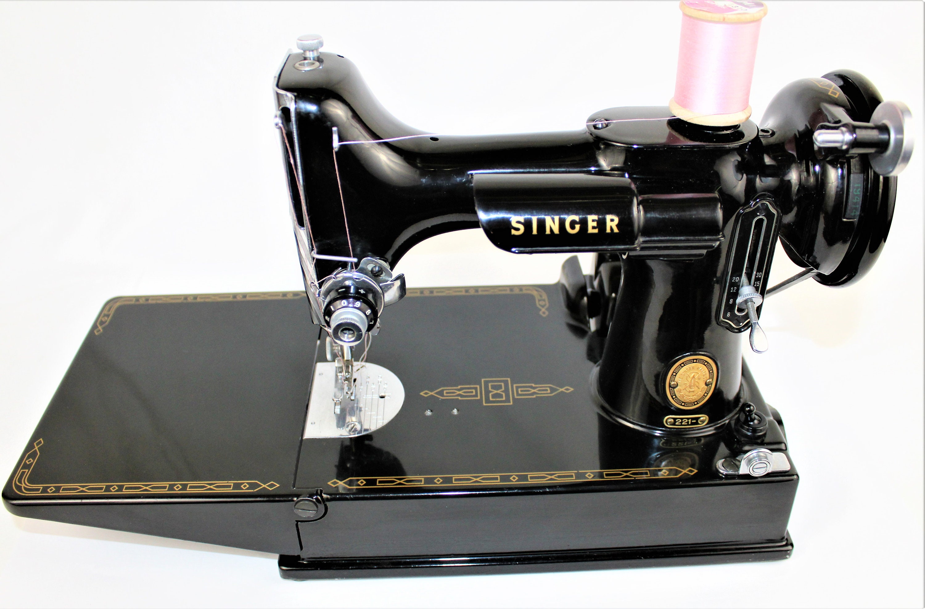 Singer Featherweight Sewing Machine, Singer 221, Precision Sewing