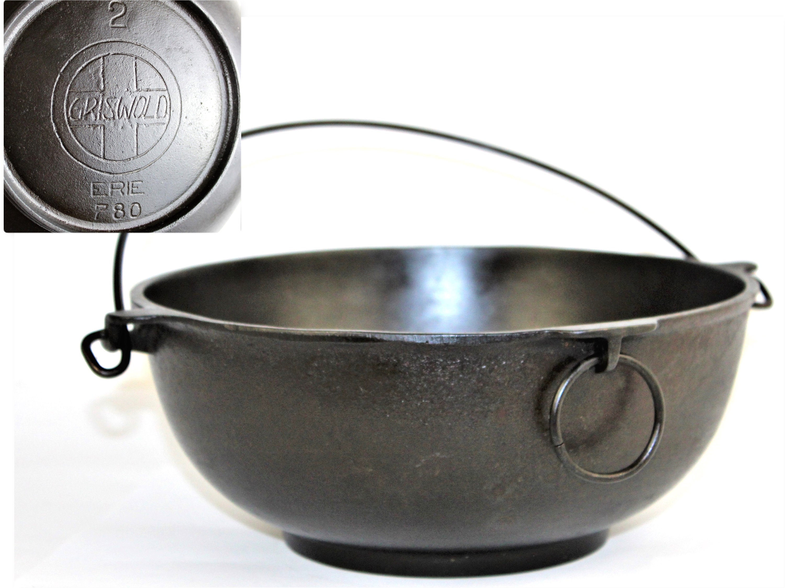Antique Griswold Cast Iron 2 Scotch Bowl Slant Lettering Logo Antique Griswold Cast Iron 2 Scotch Bowl Slant Lettering Logo