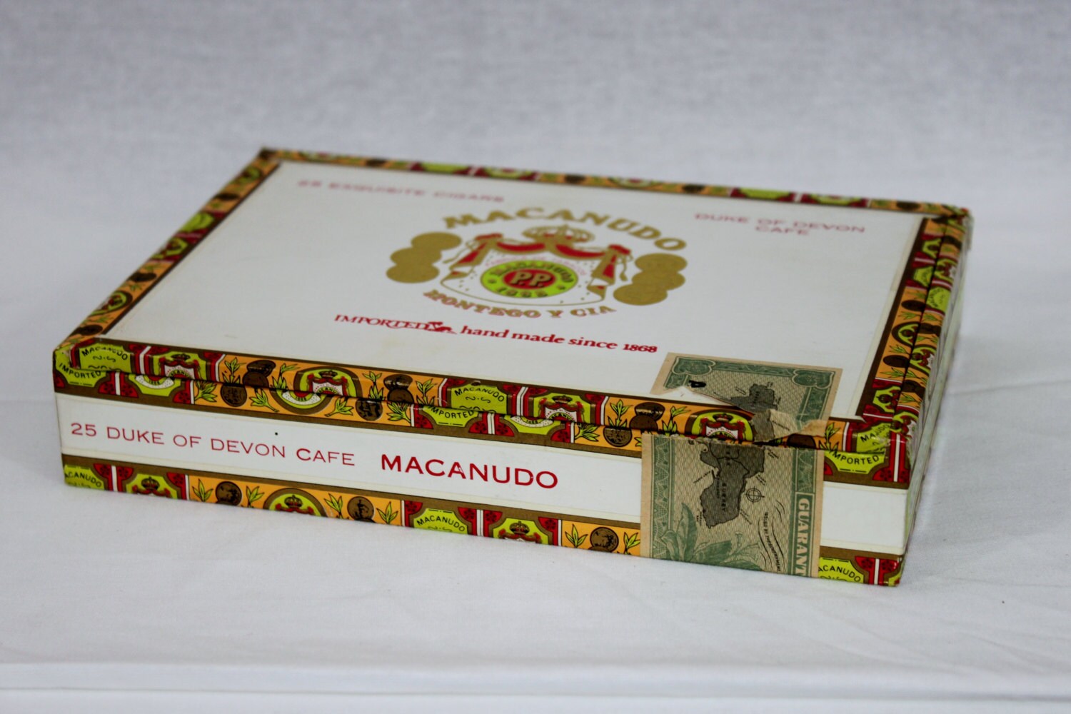 Vintage Macanudo, Duke of Devon Café Wooden Cigar Box, Kingston Jamaica