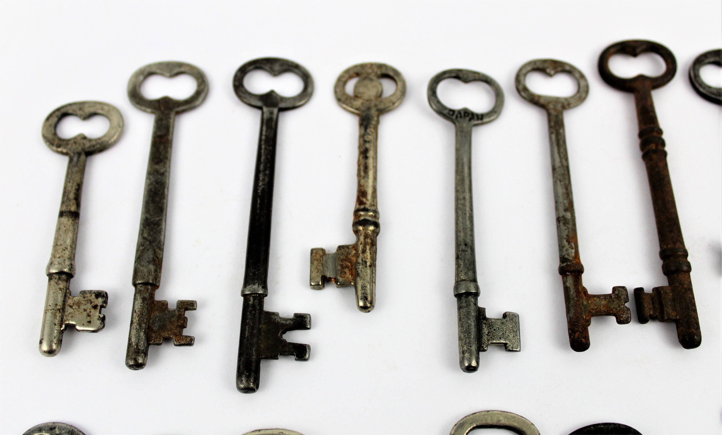 Antique Skeleton Keys 22 Antique Keys Rustic Skeleton Keys Antique Skeleton Keys 22 Antique Keys Rustic Skeleton Keys
