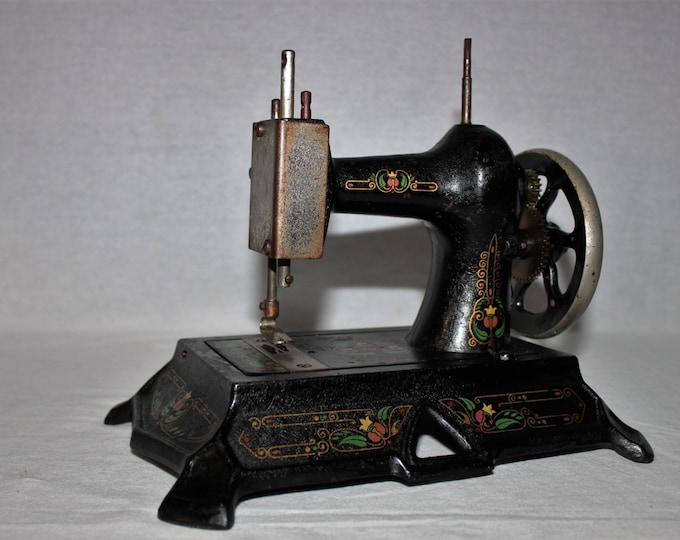 Antique Muller #19 Toy Sewing Machine, Cast Iron Toy - Etsy