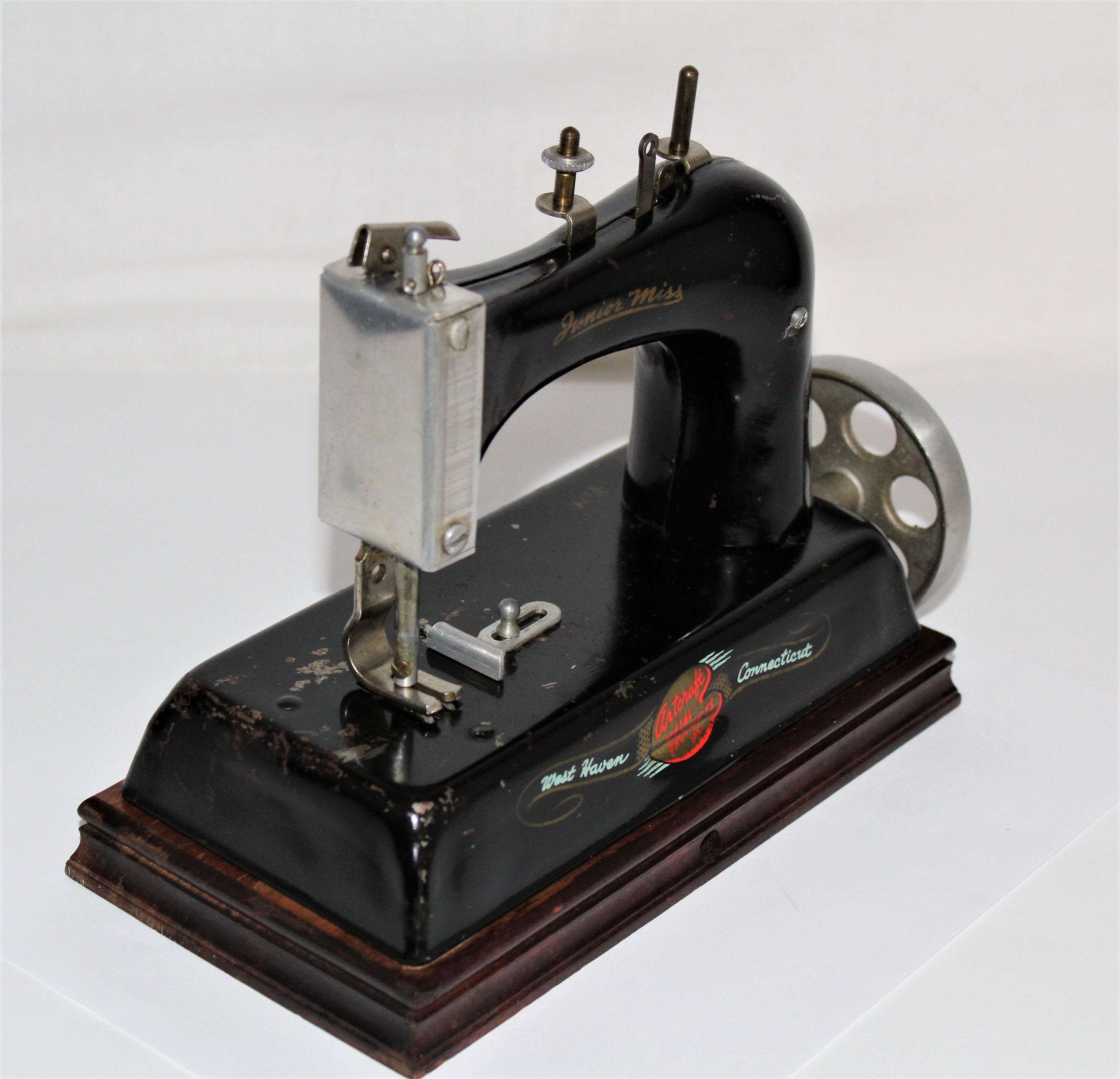 Vintage Sewing Machine, 1940s Junior Miss Sewing Machine
