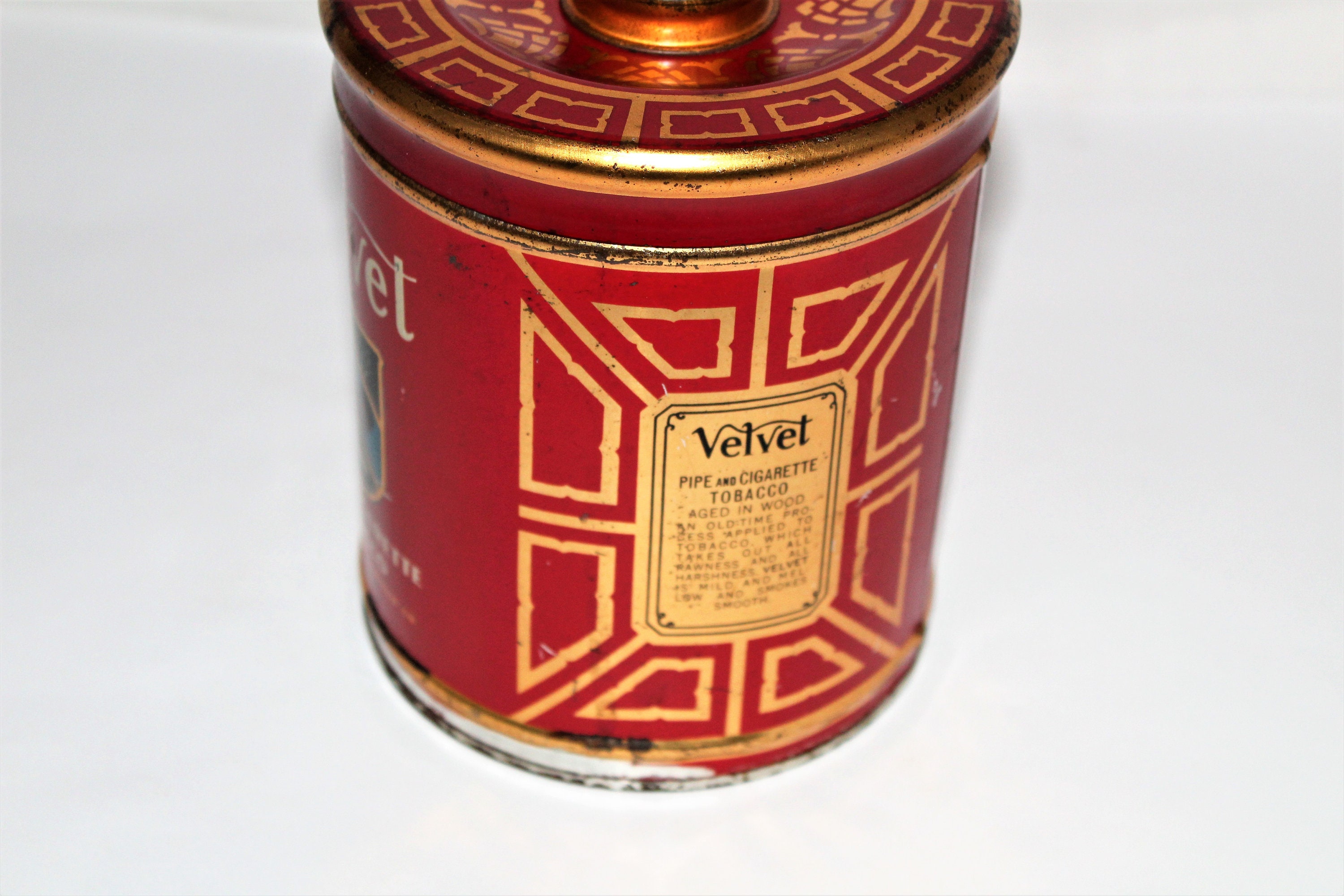 Velvet Pipe & Cigarette Tobacco tin