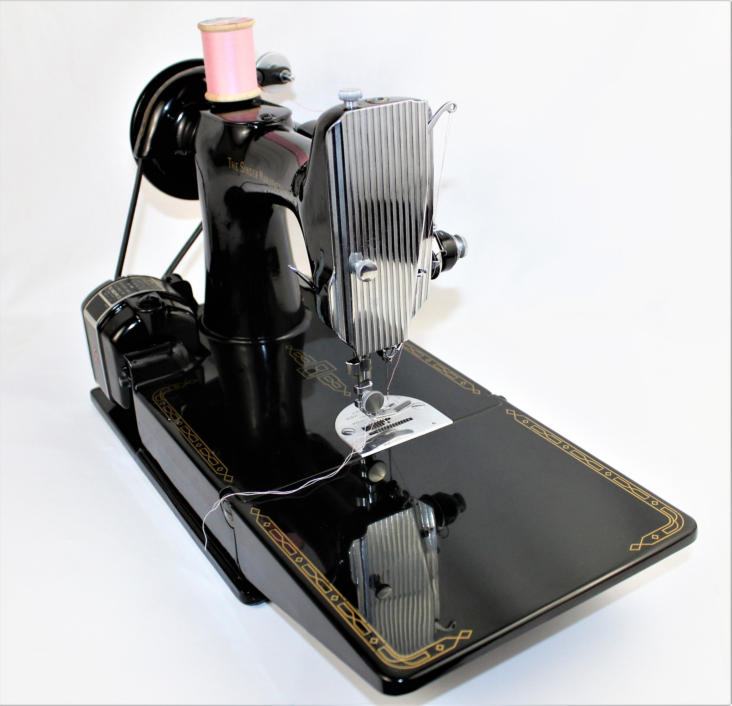 Singer Featherweight Sewing Machine, Singer 221, Precision Sewing